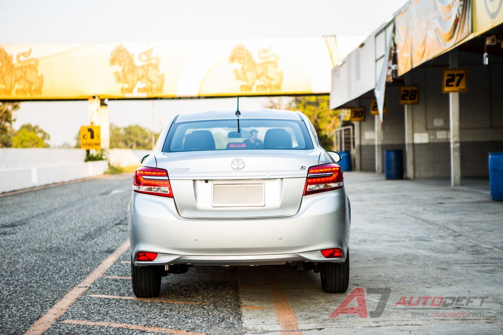 Deft Versus: TOYOTA VIOS G vs. HONDA CITY SV+: คู่มวยสุดร้อนแรงแห่งตลาด Subcompact | AUTODEFT ...